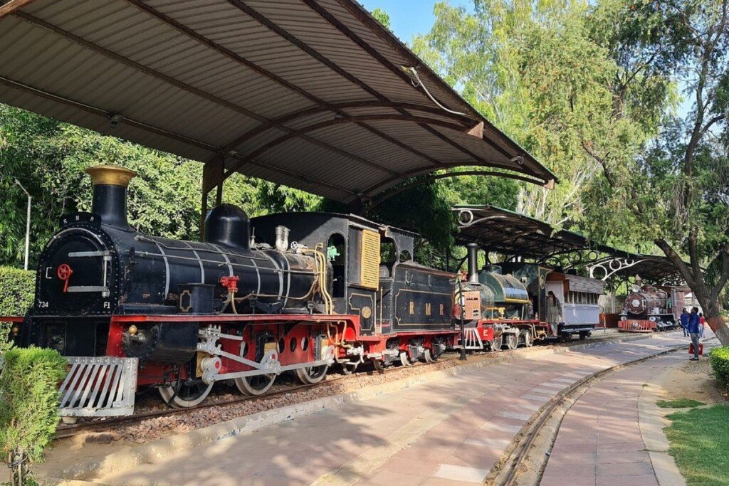 5 Must-Do Adventures Near Chanakyapuri, Delhi